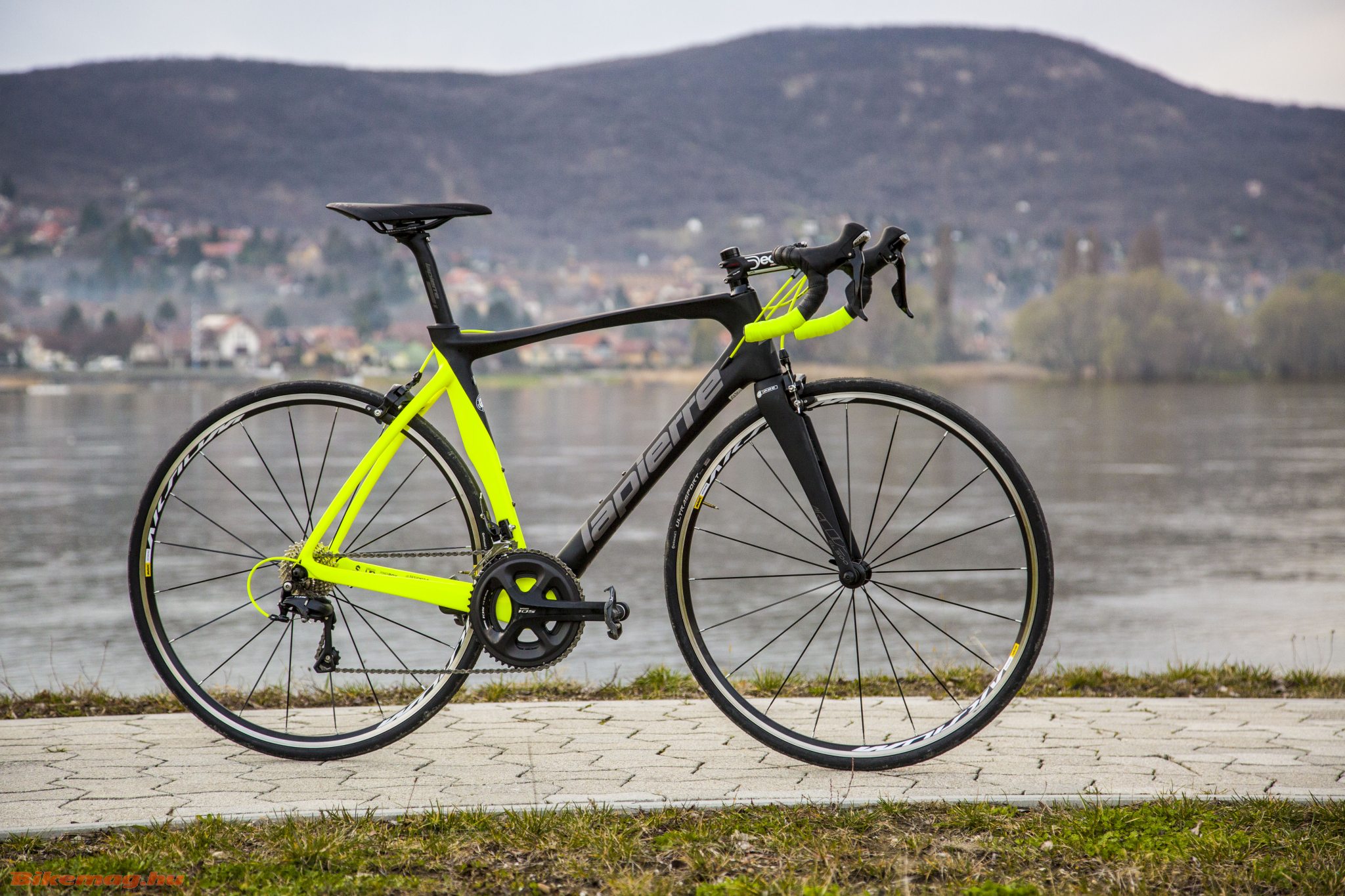 Lapierre Aircode SL 500 kerékpárteszt: ízig vérig francia versenygép ...