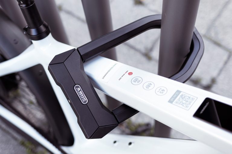 ABUS Granit Super Extreme 2500 U-lakat - Ezt nem fogják könnyen levágni ...